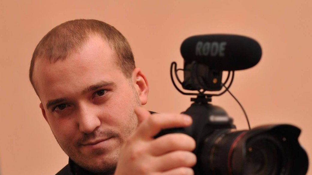 Cameraman, serviceman dies in Donetsk oblast